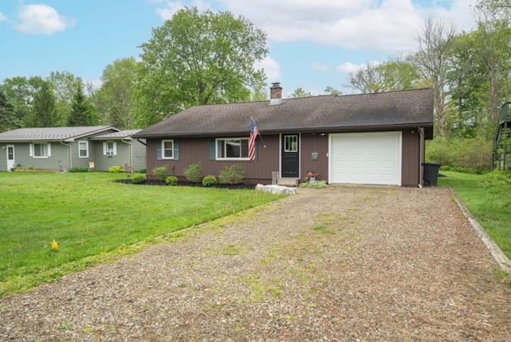 Your Home Away From Home In This Cozy Cabin - Chautauqua Lake, NY