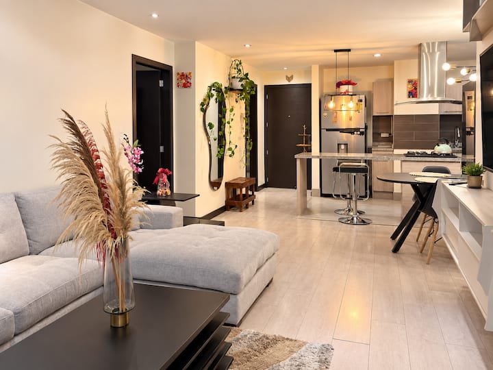 Cosmo Suite | La Carolina Park, Pool & Parking - Ecuador