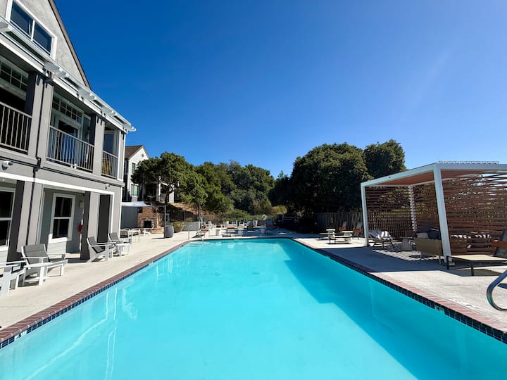 Lovely 2 Bedroom Apartmemt With A View - San Rafael, CA