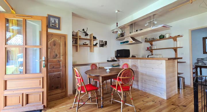 Gîte Cosy, Piscine Et Vue Montagne. 
Serre-ponçon - Savines-le-Lac