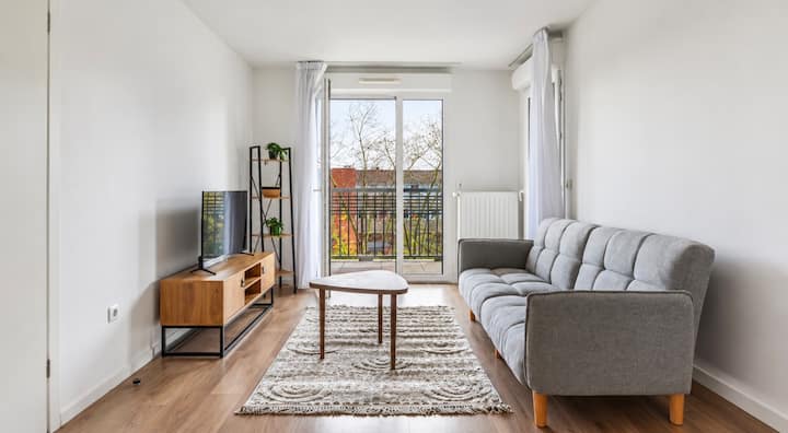 T2 Cosy Avec Terrasse | Métro 14 | Proche Paris - Saint-Ouen
