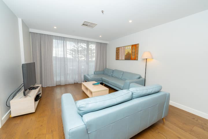 Two Bedroom Sea Facing Apartment At Glenelg - Glenelg