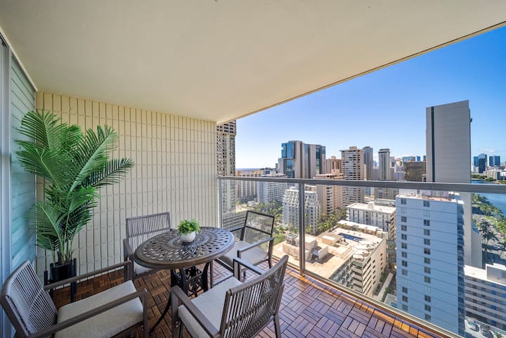 24th-floor Waikiki | Private Lanai, Views & Pool - Honolulu