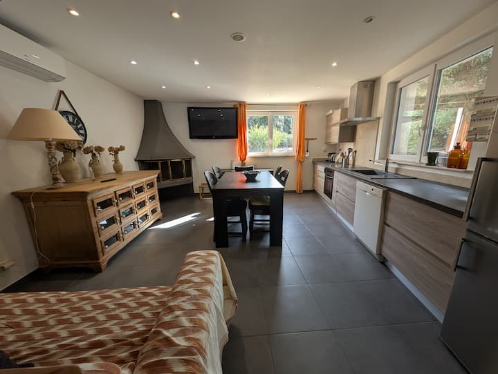 Maison Provençale Au Coeur D'un Vignoble - Sorgues