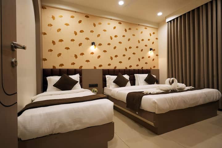 Family Room By Hotel The Dwarka Palace - Dwarka