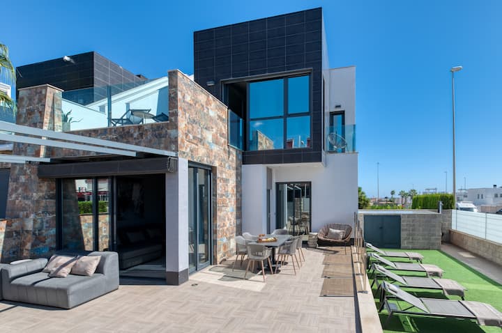 Oasis Hill 64 - Villamartin