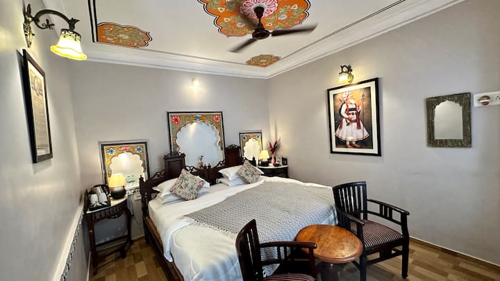 Haveli Bundi Inn: The Khas Chamber - Bundi