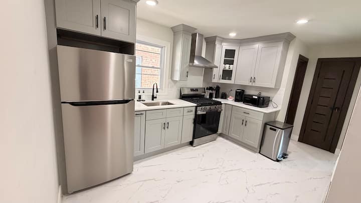 2 Br - 15 Min Walk To Path - Nyc Trip - Sleeps 6 - Red Hook, NY