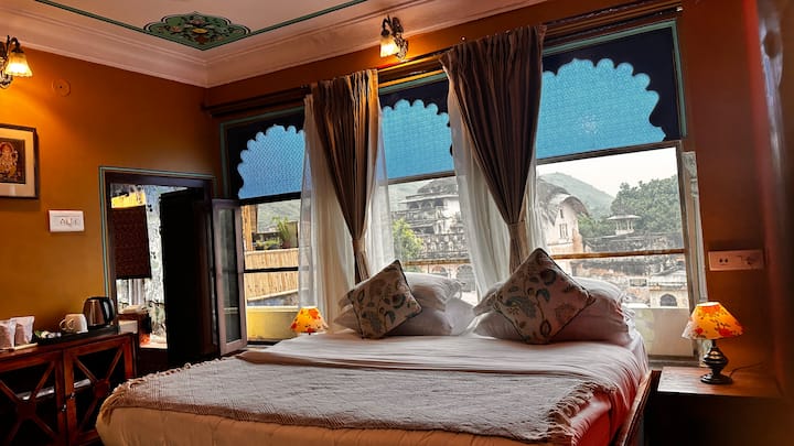 Haveli Bundi Inn : The Darikhanas View Chamber - Bundi
