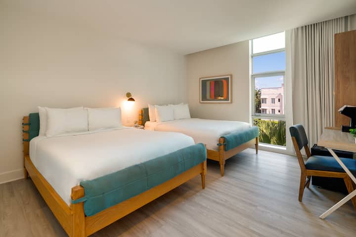Double Queen Room  Pool  South Beach - Miami Beach