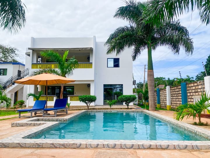Legacy Holiday Home Villa 2 (Upstairs Villa) - Diani Beach