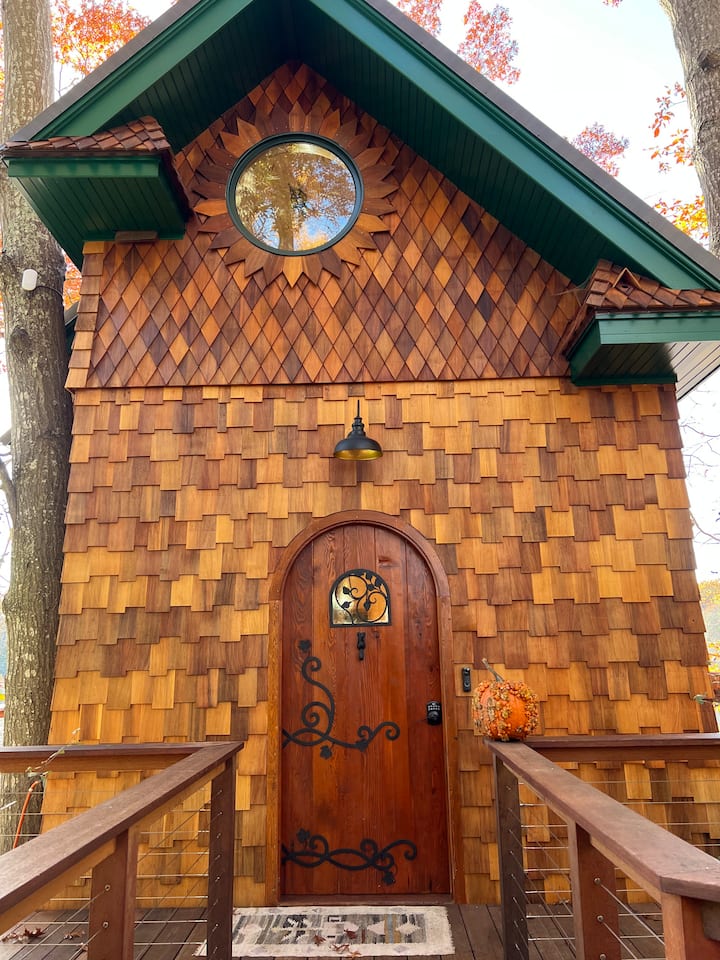 Getaway Treehouse - Charlestown, RI