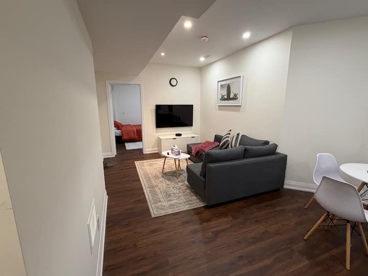 Milton Luxe 1br Bmt Suite Private, Fully Equipped - Milton