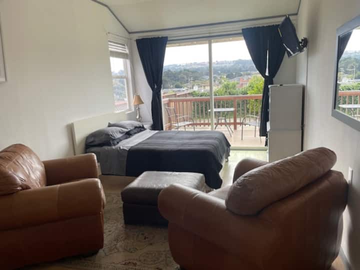Blanca's Hideaway - Pacifica, CA