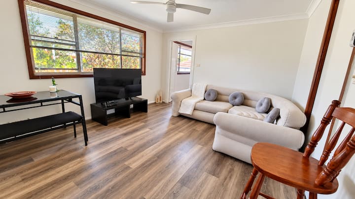Newly Renovated Furnished 2 Bedroom Unit, Epping - Parramatta