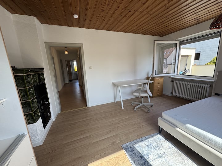 Stilvolle, Geräumige Wohnung Im Eg In München - Mnichov