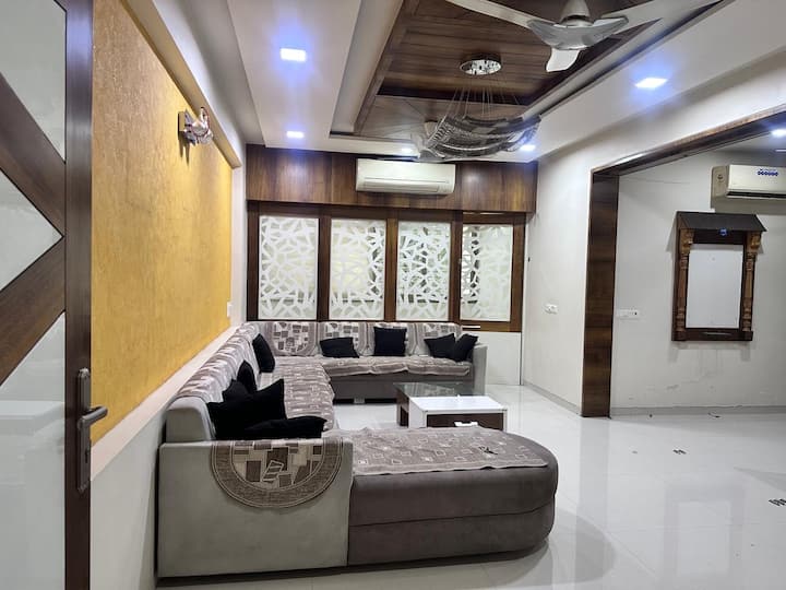 3-bed Apartment | Sindhu Bhavan & Sp Ring Rd - 阿默達巴德