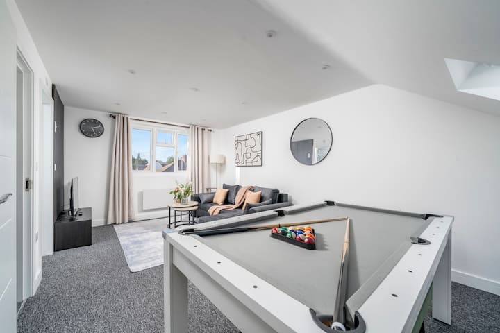 3br House | Parking | Near Heathrow Airport - Hayes