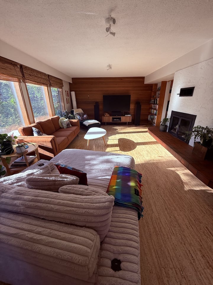 Boreal Forest Retreat | Extended Stays Welcome - Whitehorse