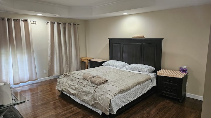 Quiet Private Master Suite In Prime Cary Location - Apex, NC