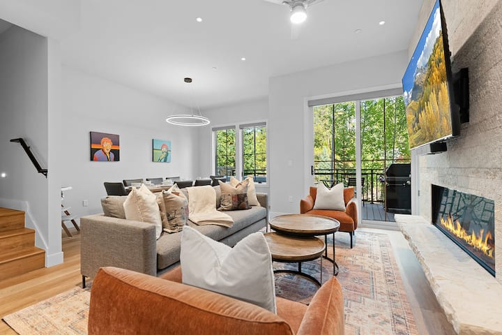 Downtown Wp Villa 15 | Hot Tub I Views I Bunks - Winter Park, CO