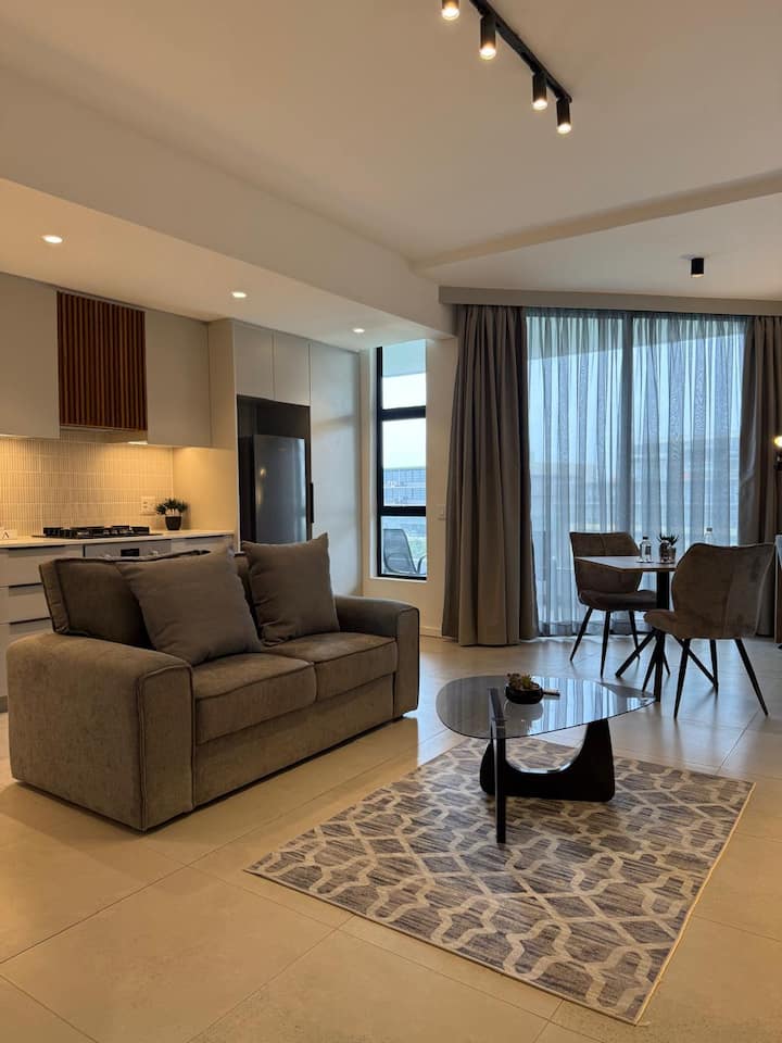 Serene Sea Views With Pool, Steam Room & Gym - Umhlanga