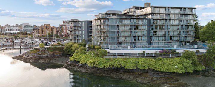 Victoria 2br Apartment With Resort Access - Victoria