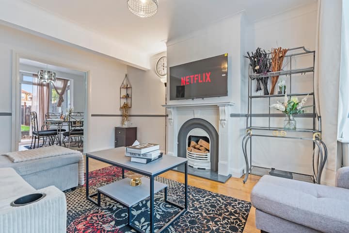 Stylish London Home Sleeps 7 | Parking | Woolwich - Woolwich