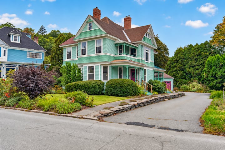 Classic Victorian Retreat Near Downtown - Brattleboro, VT
