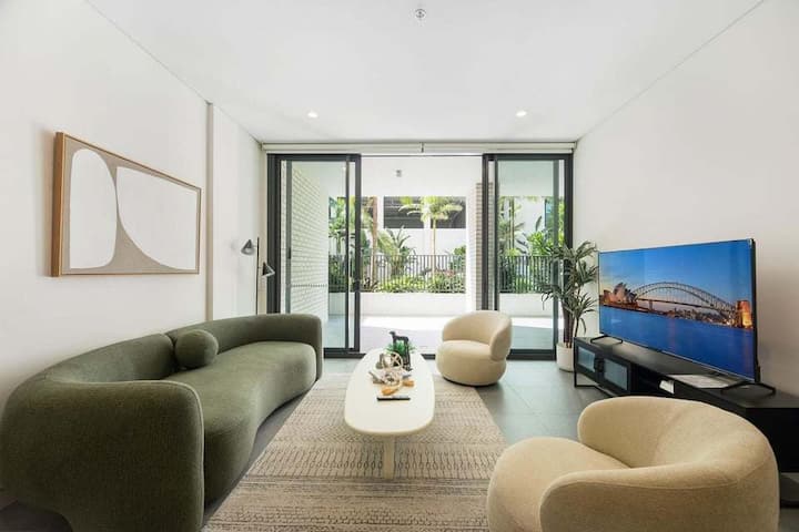 Modern 4br Family Stay | Pool, Gym & Olympic Park - Parramatta