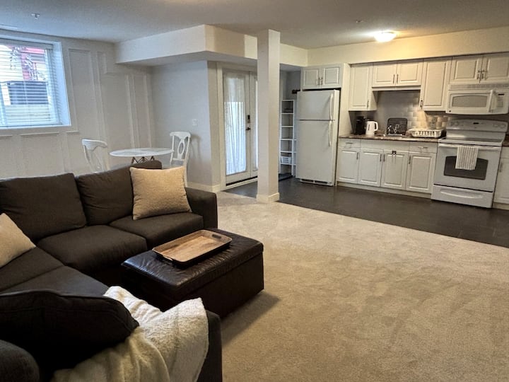 Private Suite  Walk To Fort Langley Village - Maple Ridge