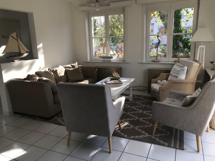 Charmante Villa Tout Confort, Ã 500 M De La Plage. - Koksijde