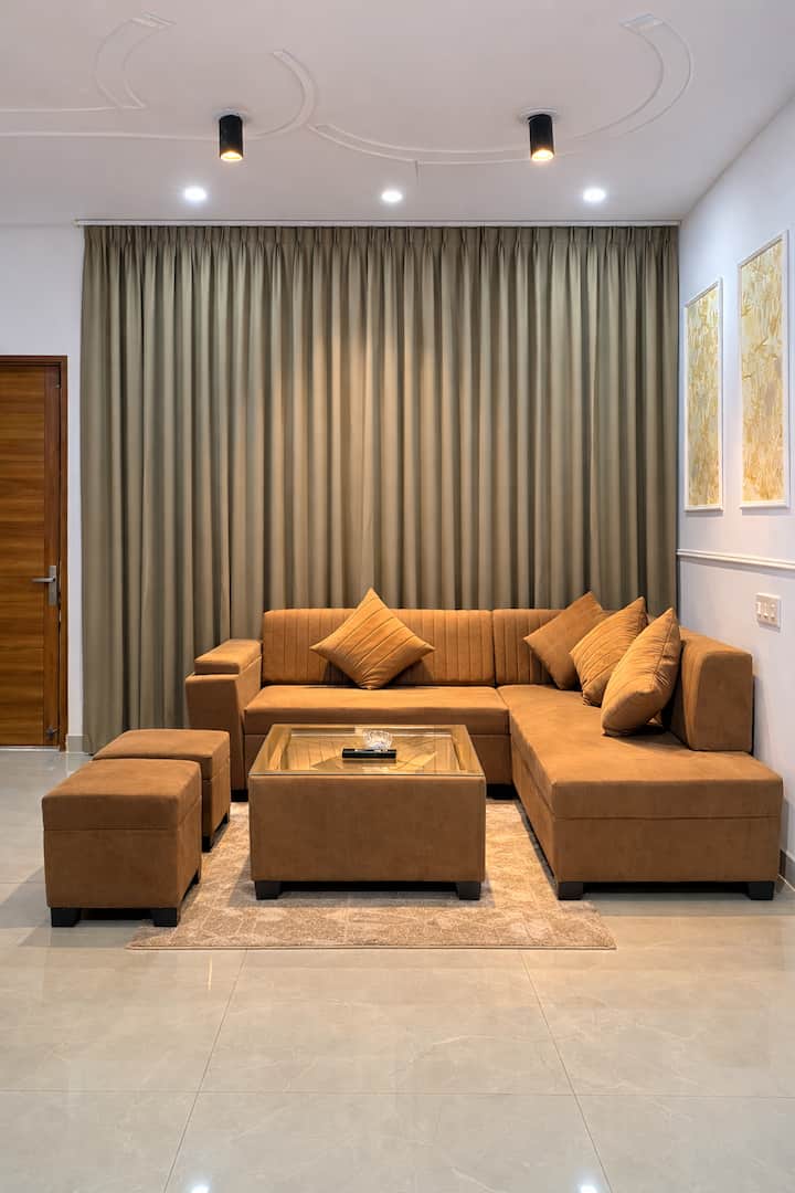 Premium 2 Bhk | Luxury Stay Near Noida Sector 62 - 諾伊達