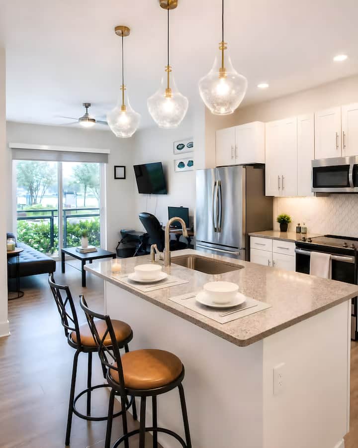 Luxury Lakeview | Dfw Airport + Dart Nearby - Irving, TX