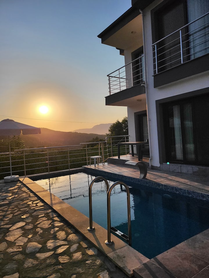 ŞIrinköy İKizler , Müstakil Havuzlu Villa - Akyaka