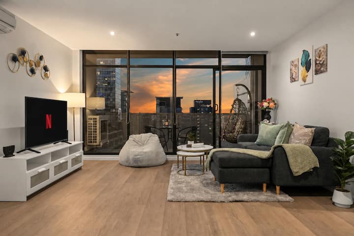26th Floor Cbd Apt W/ View + Balcony + Pool + Gym - Australia