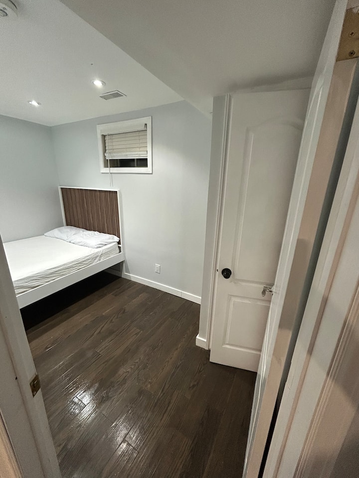 West Ridge Room Near Lakehead University - Orillia