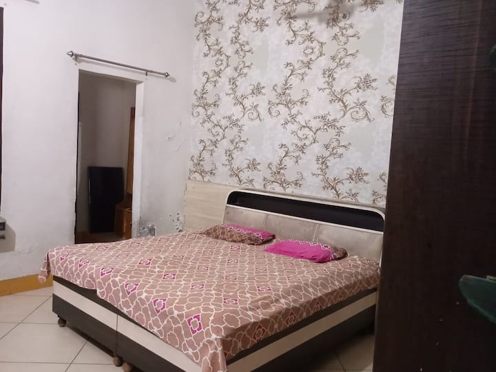 Spacious Rooms, Big Lobby, Kitchen And Washroom. - Bathinda