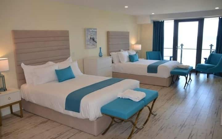 Double Queen Suite Accessible - Sauble Beach