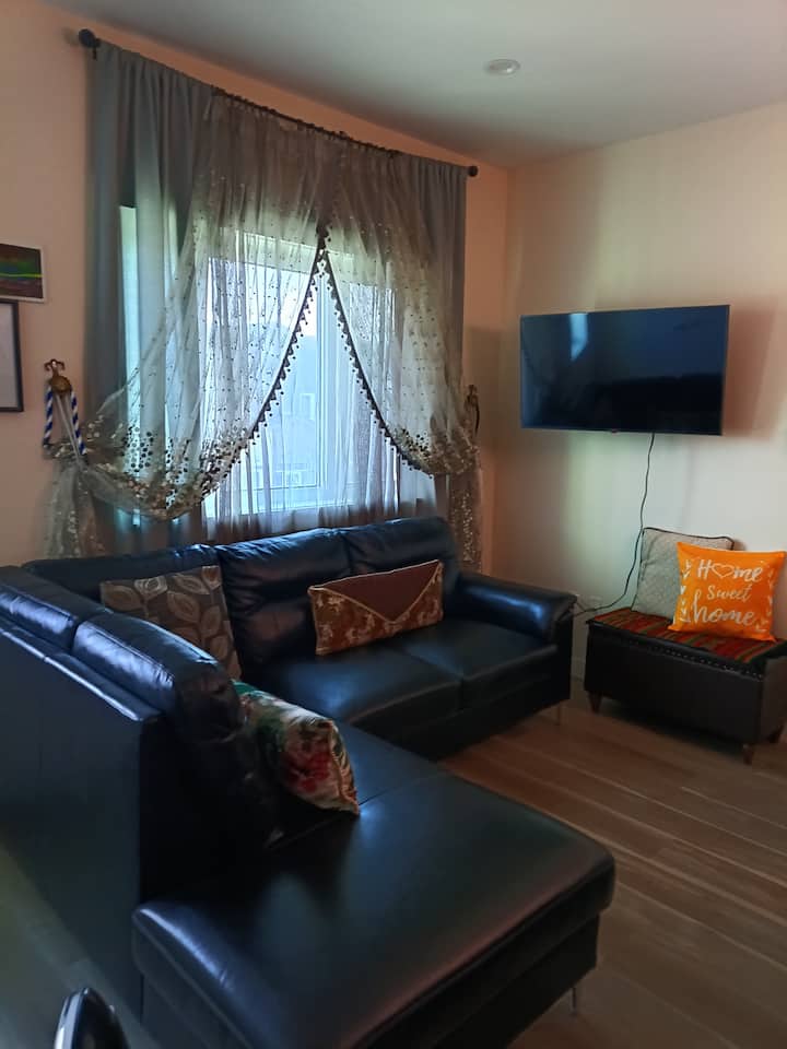 Cozy 2br Condo With Balcony - Whitehorse, Canada