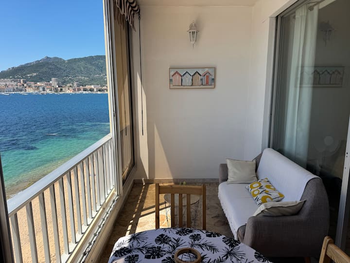 Studio Vue Mer, Accès Direct Plage, Baie Dajaccio - Ajaccio