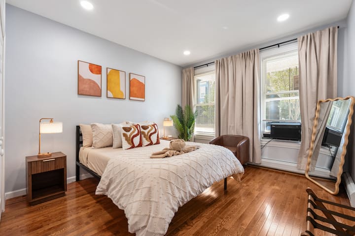 Stylish 2br Retreat Steps To Main St. & Bus To Nyc - Weehawken
