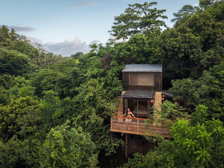 Jungle Waterfall Treehouse - Rincón
