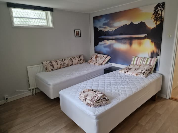 Sov I Lugnt Attraktivt Villaområde Nära Till Allt - Stockholm