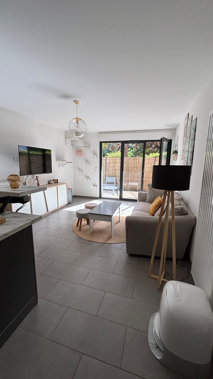 Petit Appartement Dans Une Résidence Calme - La Rochelle