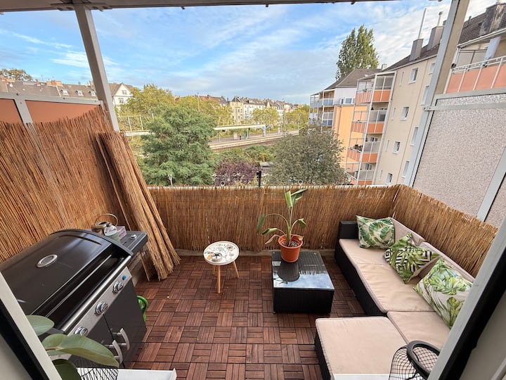 Moderne 2 Zimmer Wohnung Mitten In Düsseldorf - Düsseldorf