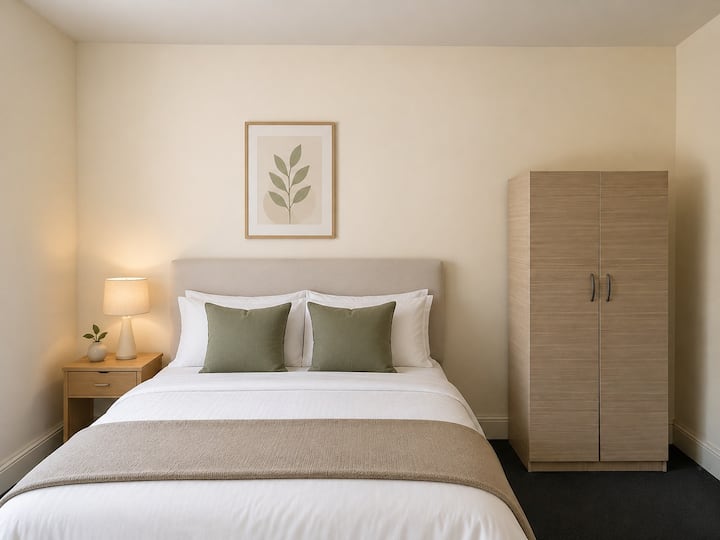 Cosy Gated Retreat In Noak Hill - Brentwood