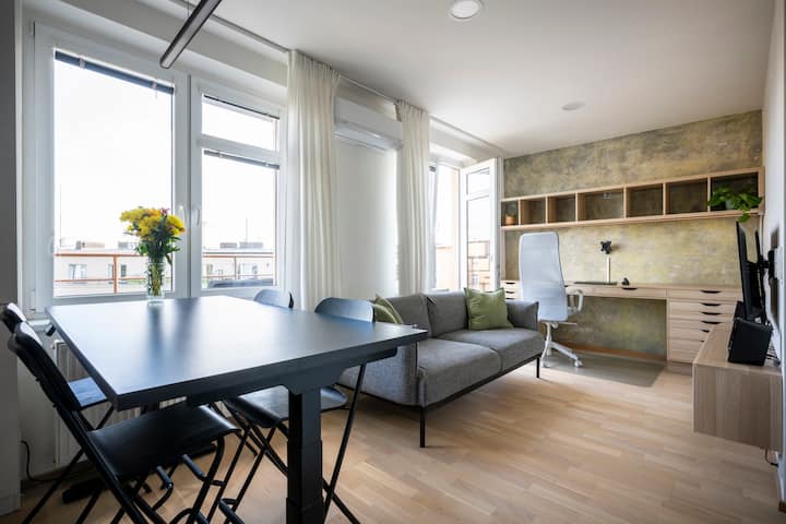 Sunny Apartment With Terrace In Vršovice - Praha
