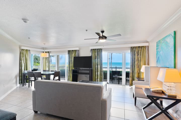 Grand Villa Life + Breakfast Included For All - 케이맨 제도