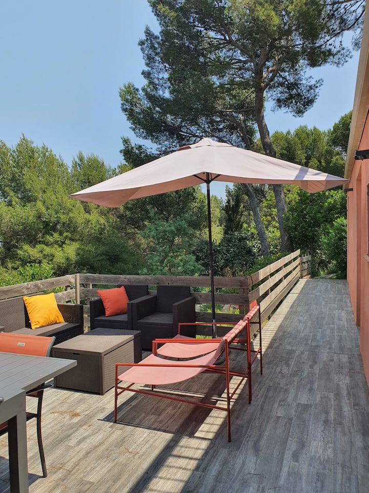 Pins, éCureuils Et Cigales: Une Terrasse à Sète! - Sète